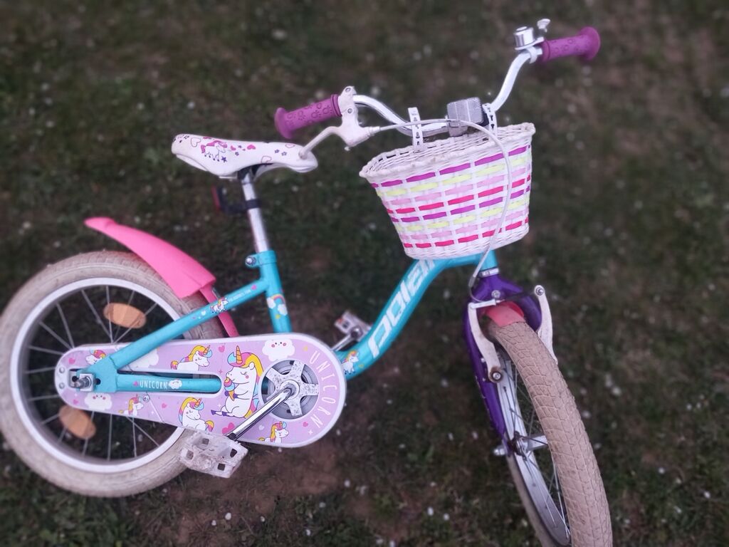 Bicikl za devojčicu od 4 do 6 god,nema pomoćne točkove
