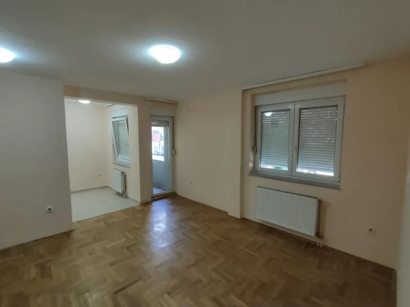 Izdavanje, dvosoban stan, 40m2, Grbavica, Novi Sad, Novi Sad