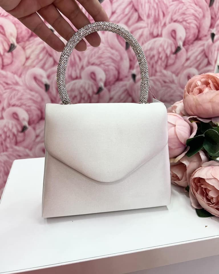 Elegantna pismo torbica za svečane prilike 07 – Saten bela