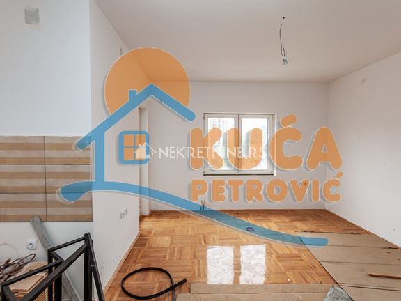 Dupleks stan u novogradnji u Panteleju, 3.5, 4. sprat, 76 m2