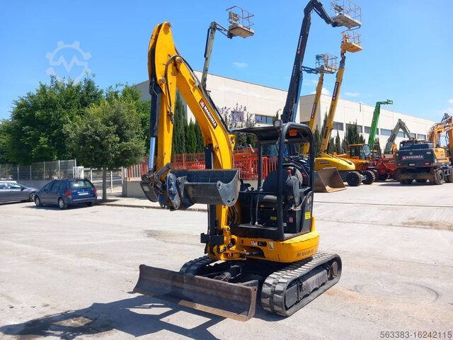 Mini bageri
JCB 8030 ZTS