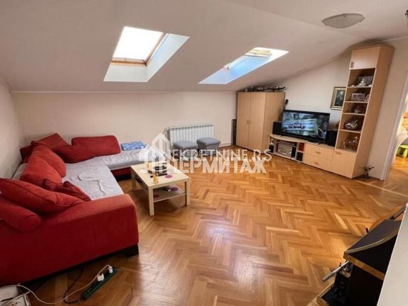 Stari grad, Obilićev venac, 3.0 stan, 81m2, 235000 EUR