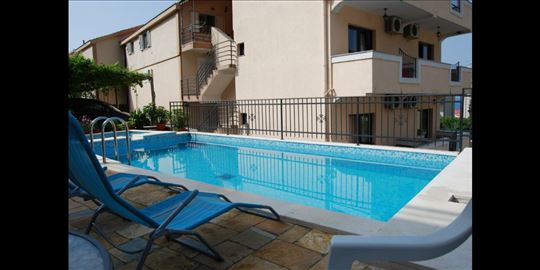 Crna Gora, Petrovac, apartmani Srzentic