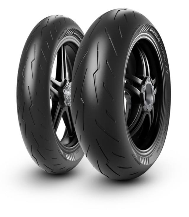 ZADNJA GUMA PIRELLI DIABLO ROSSO IV 180/55 ZR 17 M/C (73W) TL