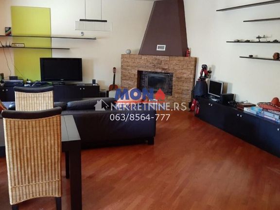 Zemun, Donji grad, Prilaz, 5.0, 161m2, 305000 EUR