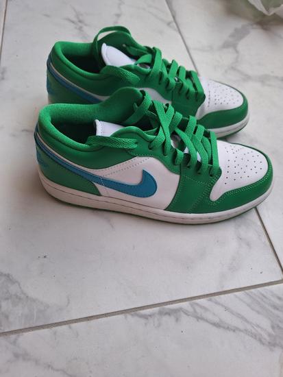 Jordan 1 low lucky green