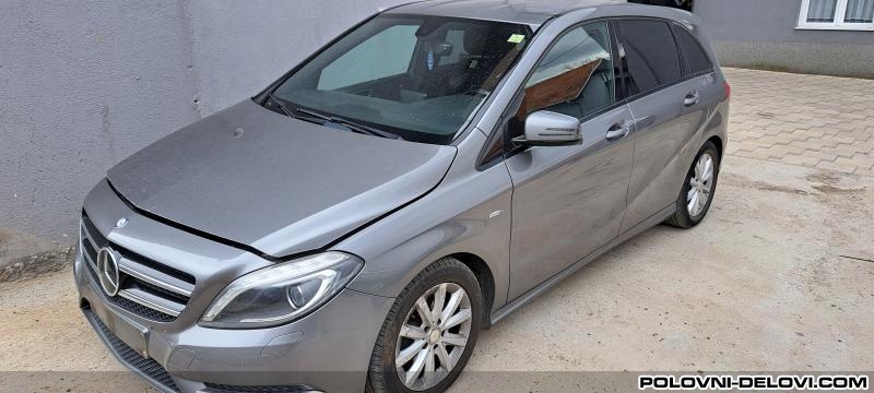 Mercedes B Delovi W246 Razni Delovi