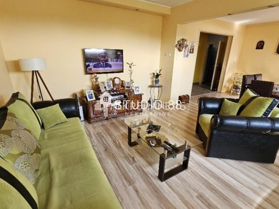 Zrenjanin, 4. juli, 3.0 stan, 79m2, 78000 EUR