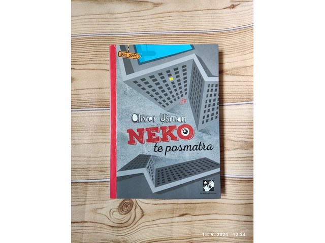 Neko te posmatra-Oliver Usman