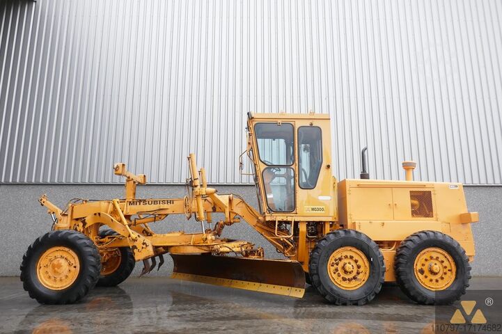 Grader
Mitsubishi MG300