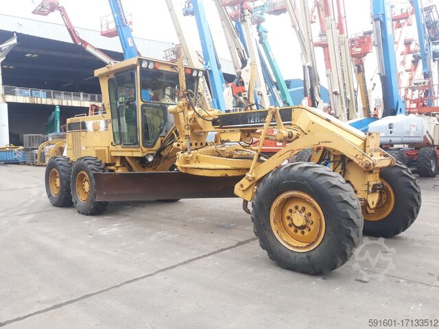 Grader motora
Komatsu 12H