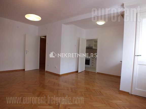 #36438, Izdavanje, P.P., CENTAR, 1000 EUR