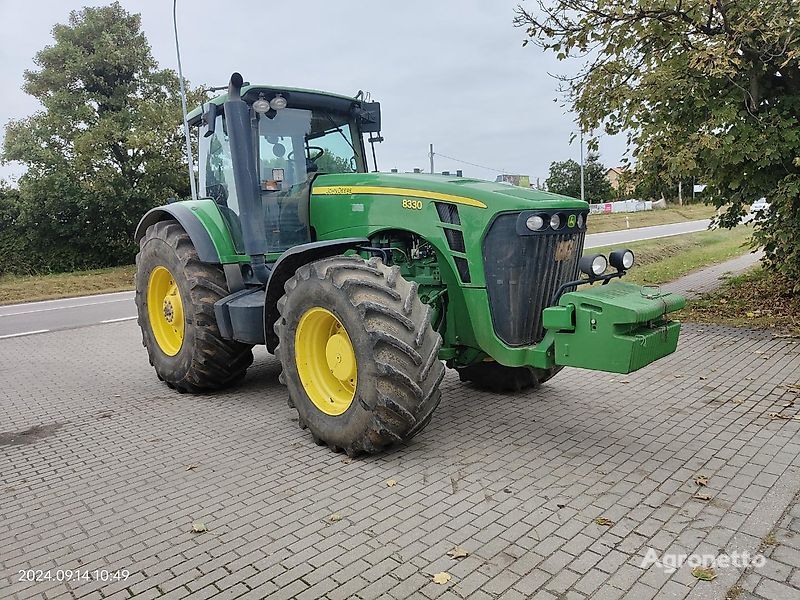 John Deere 8330 traktor točkaš