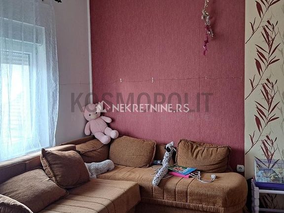 Rakovica, Petlovo brdo, Omladinsko šetalište, 3.5, 104m2, 175000 EUR