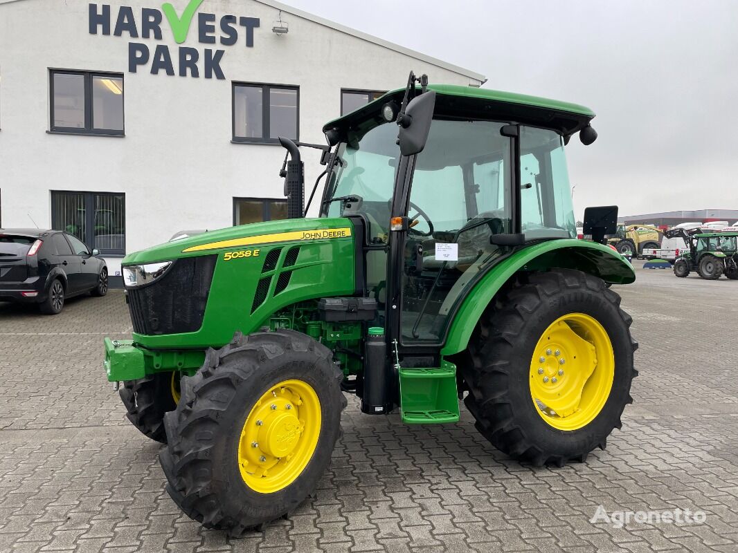 John Deere 5058E Allrad traktor točkaš