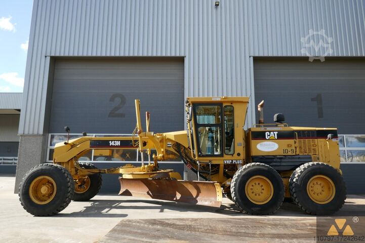 Grader
Caterpillar 143H