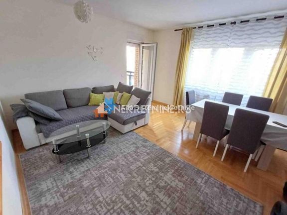 Voždovac, Voždovac, 3.0 stan, 84m2, 700 EUR, ID 40298