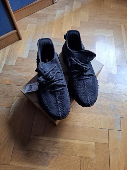 ADIDAS Yezzy Boost 350 V2 Blckrf