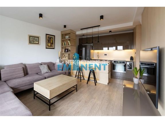 Voždovac, Dušanovac, Vojvode Đurovića, 6.0, 124m2, 310000 EUR