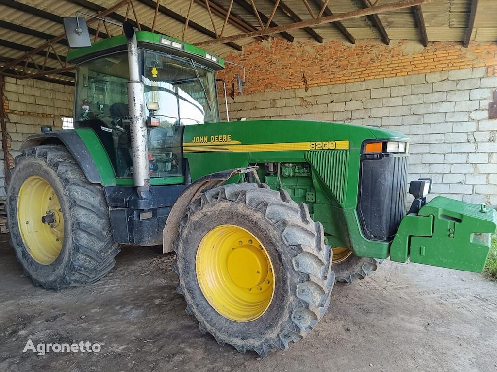 John Deere 8200 traktor točkaš