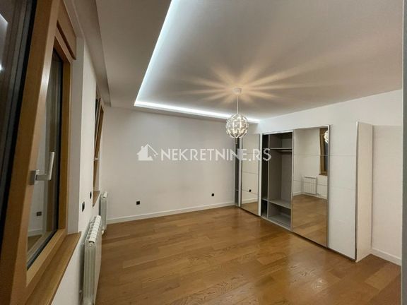 Lux penthouse u srcu Vračara , ID 12869-1