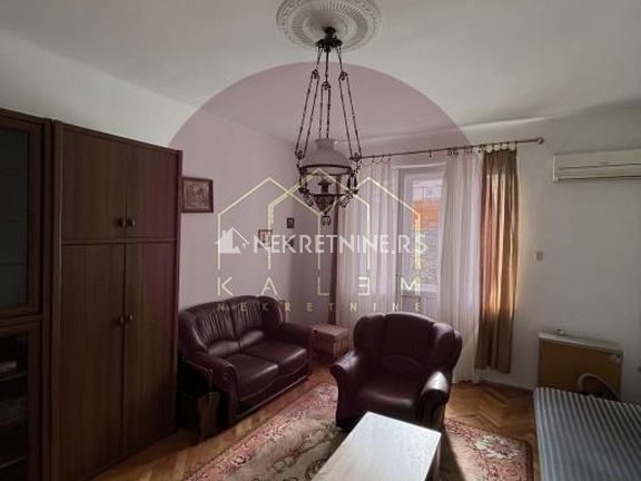 Vračar, Pravni fakultet, 3.0 stan, 70m2, 1000 EUR