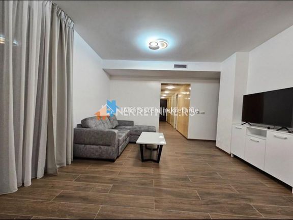 Zvezdara, Vukov spomenik, 4.0 stan, 100m2, 1750 EUR, ID 51227