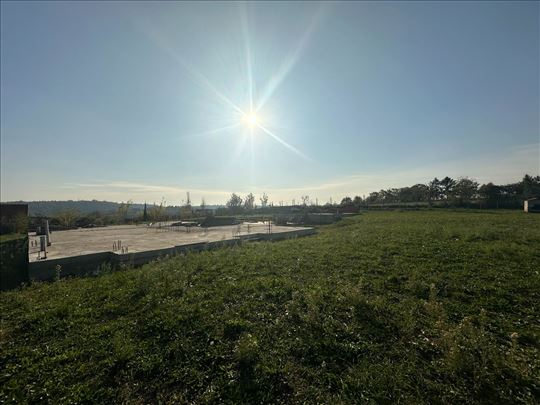 Avala građevinski plac 60 ari, odlična pozicija.