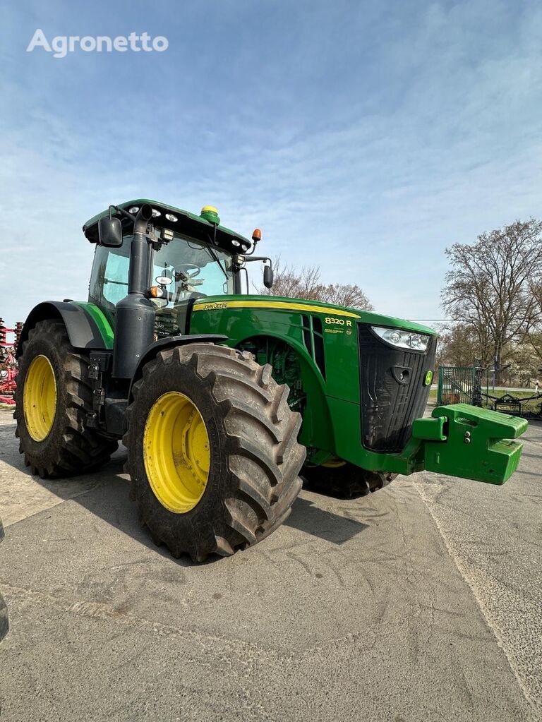 John Deere 8320 R traktor točkaš