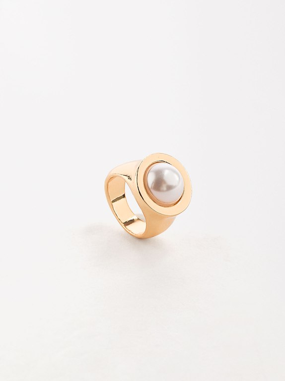 Round Ring With Pearl