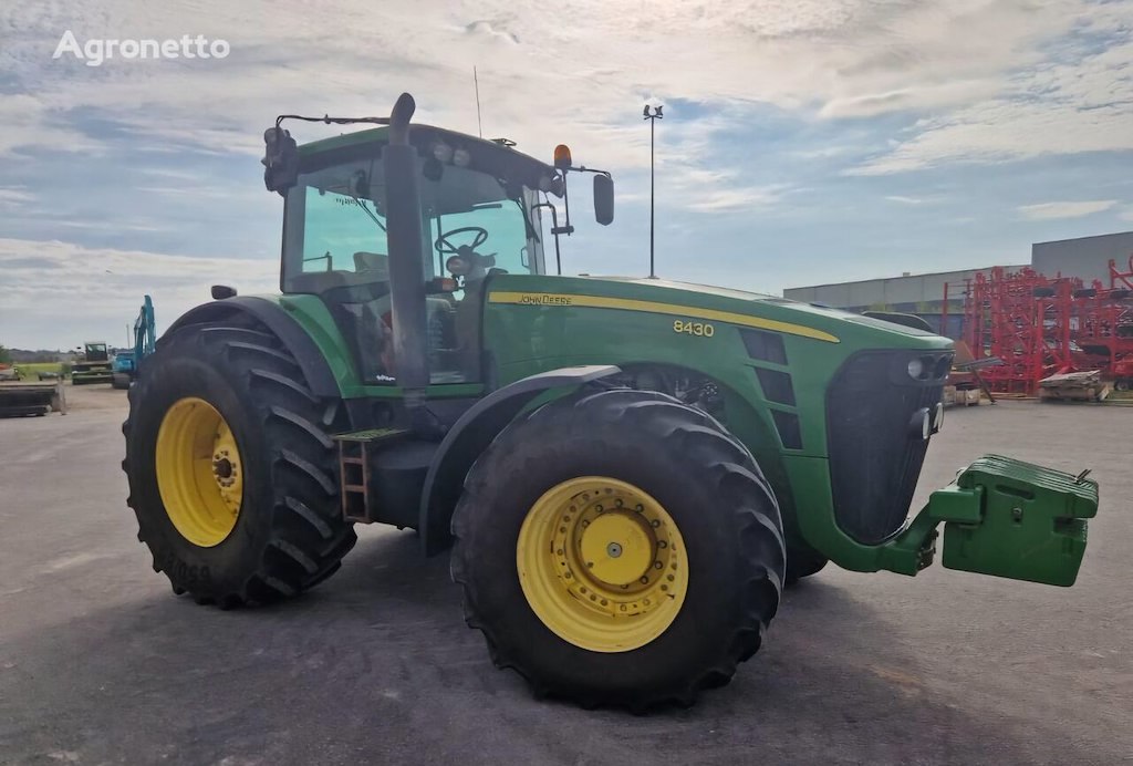 John Deere 8430 traktor točkaš