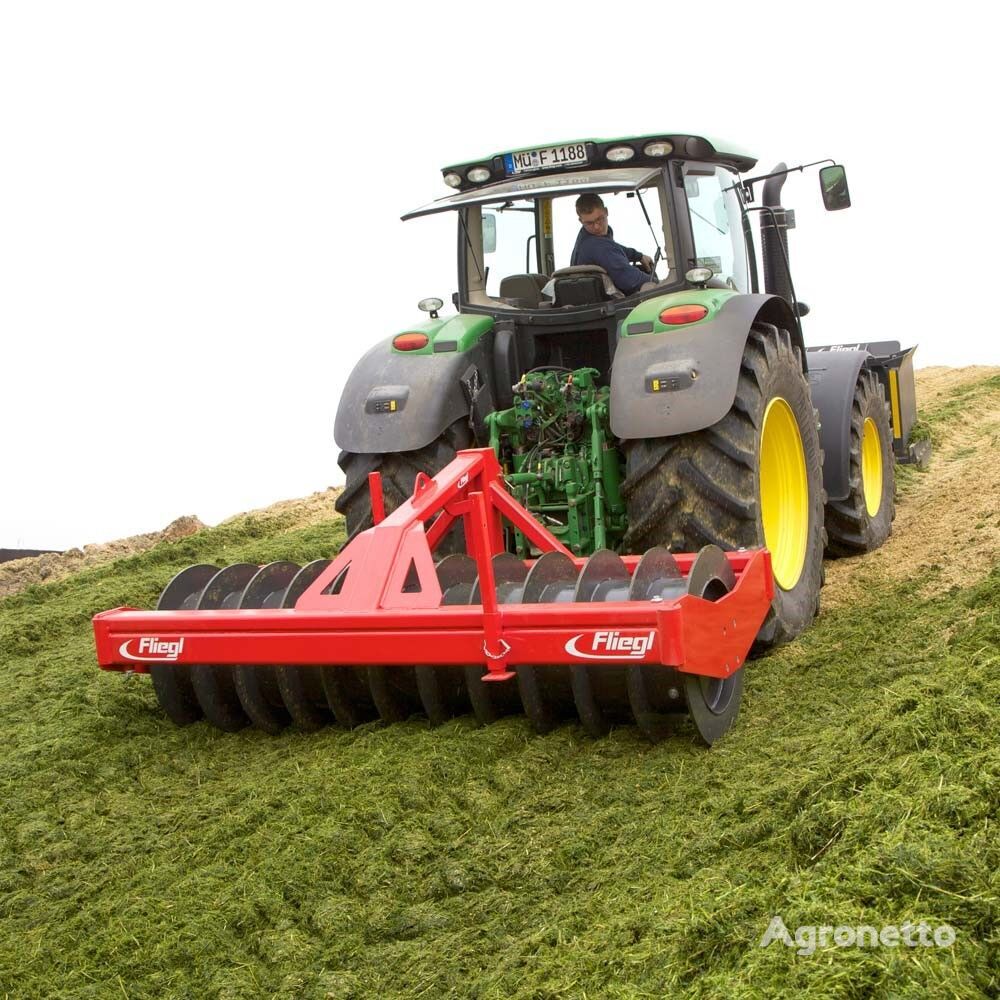 Nova Fliegl Silo compactor roller tanjirača