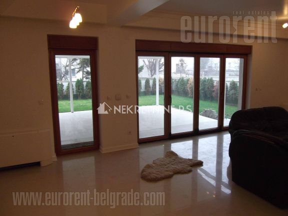 #30671, Izdavanje, P.P., ZEMUN, 3000 EUR