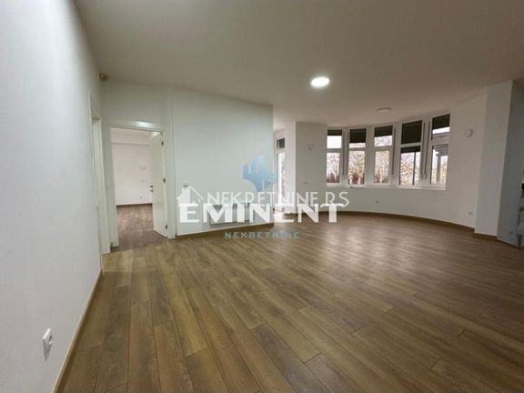 Savski venac, Dedinje, Miće Orlovića, 4.0, 195m2, 650000 EUR