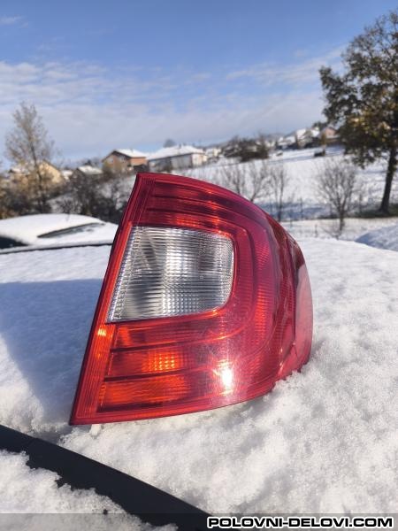 Skoda Superb Desni Stop Karavan Svetla I Signalizacija