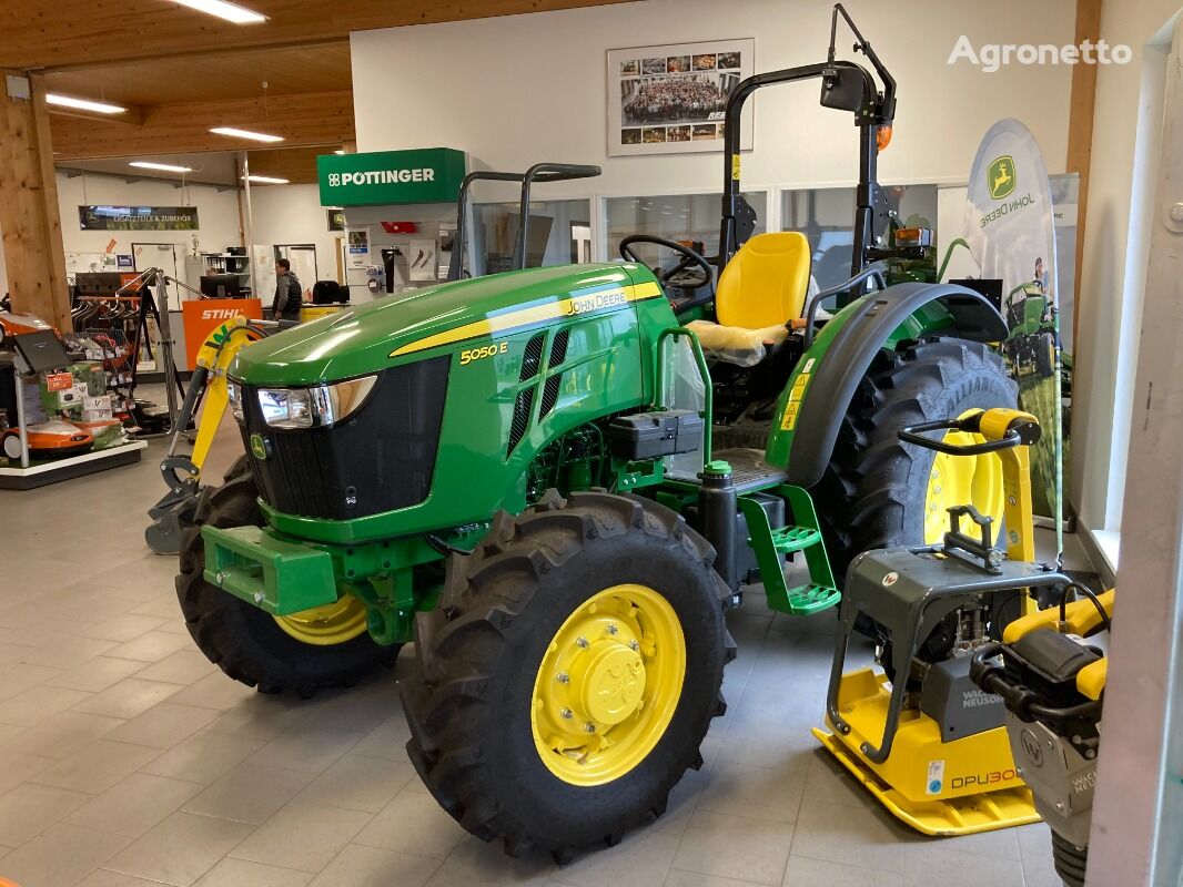 Novi John Deere 5050E BTS traktor točkaš