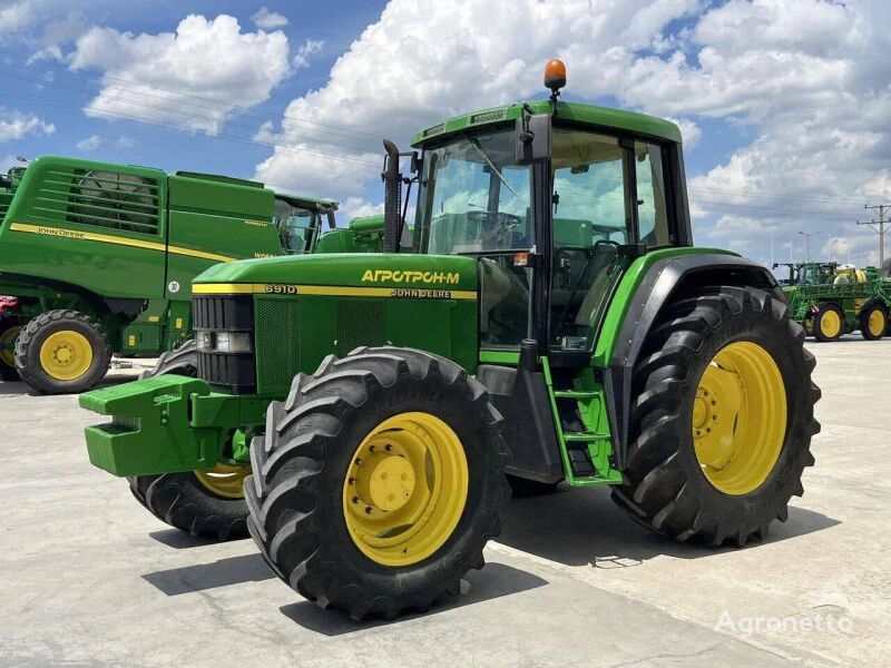 John Deere 6910 traktor točkaš