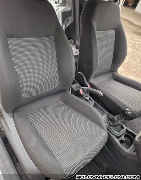 Opel Corsa D Enterijer