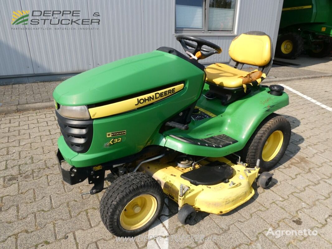 John Deere X320 kosilica za travu