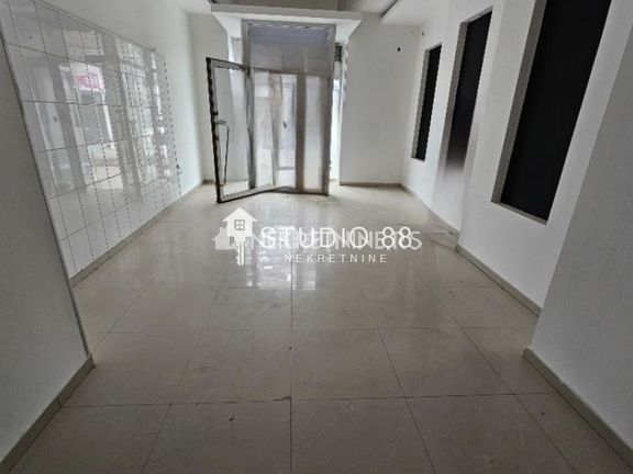 Zrenjanin, Širi centar, Lokal, 67m2, 88000 EUR