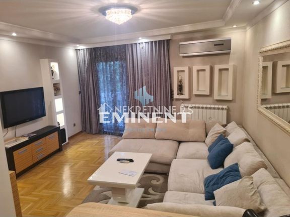 Vračar, Hram Svetog Save, Patrijarha Varnave, 2.0, 50m2, 870 EUR