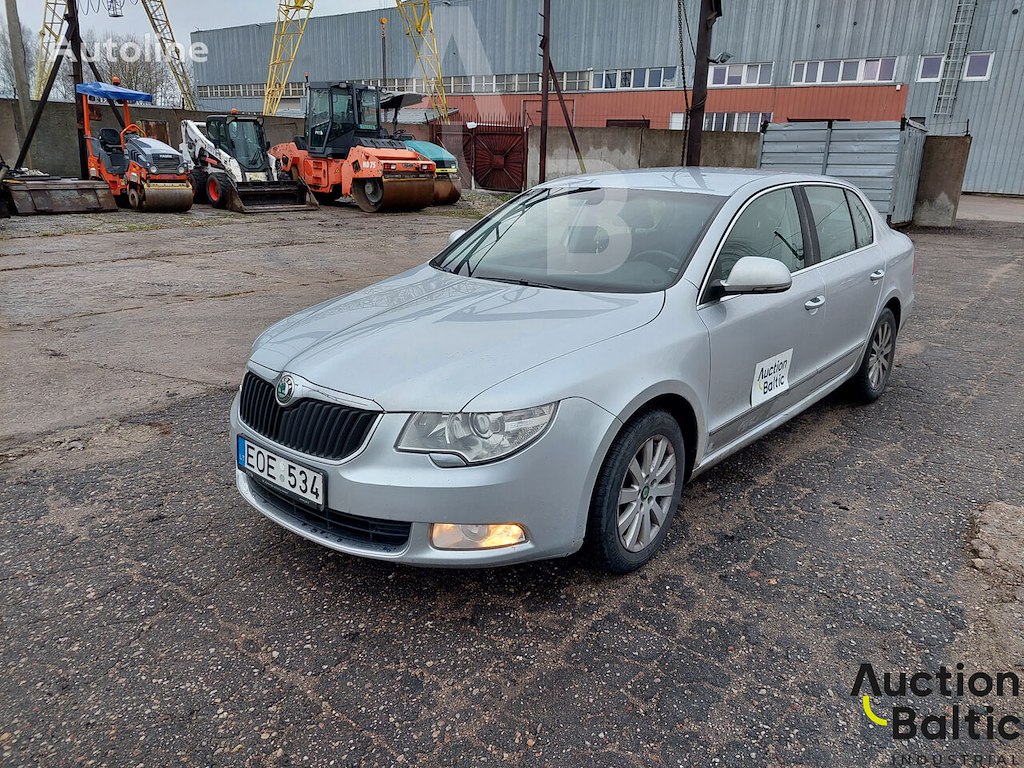 Prodaje se Škoda Superb sedan na aukciji