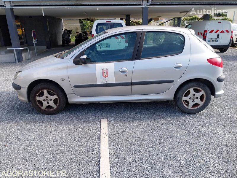 Prodaje se Peugeot 206 hečbek na aukciji