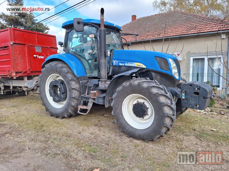 NEW HOLLAND T 7050