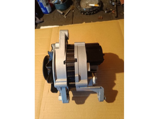 Alternator iskra 14 V 45 A za zastavu 101:,juga 55  rem