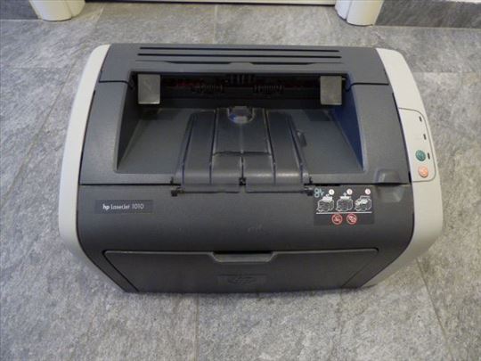 HP LaserJet 1010-laserski štampač sa novim tonerom