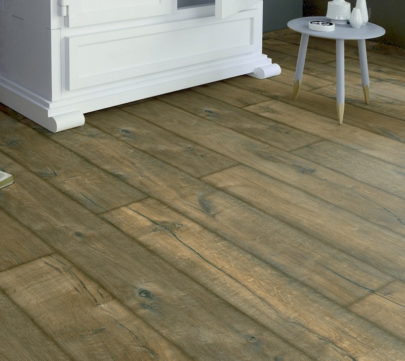 LAMINAT KAINDL 10MM O580 LM (1.76M2) KL.32 ANTIQUE FAR.HICKORY