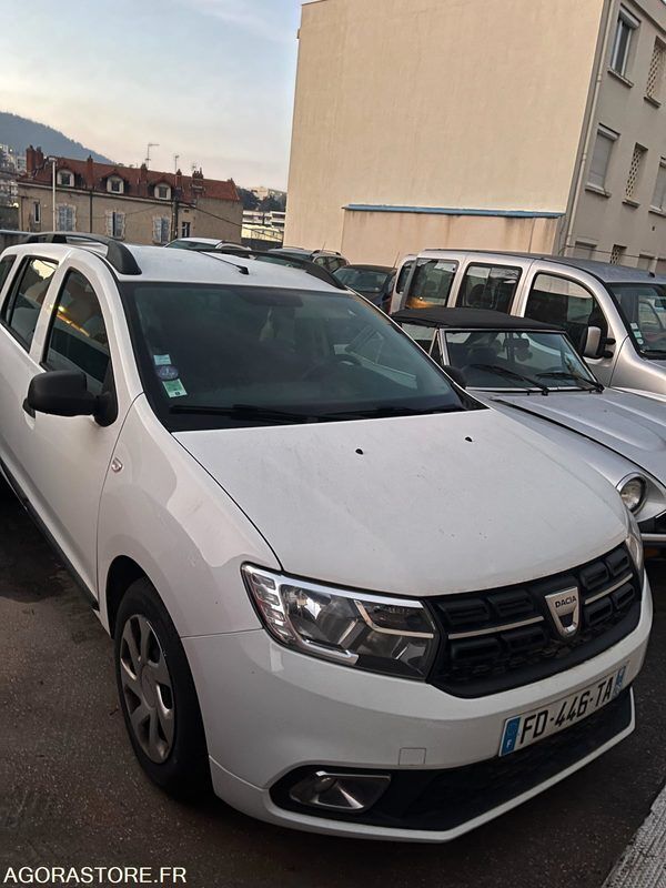 Prodaje se Dacia LOGAN krosover na aukciji