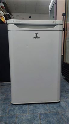 Zamrzivac indesit 120 litara 4 fioka