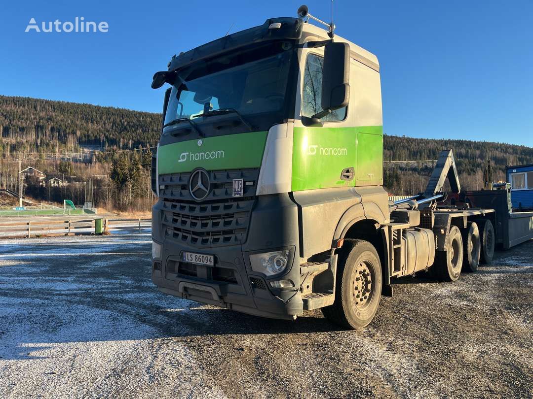 Prodaje se Mercedes-Benz Arocs rol kiper sa kukom na aukciji